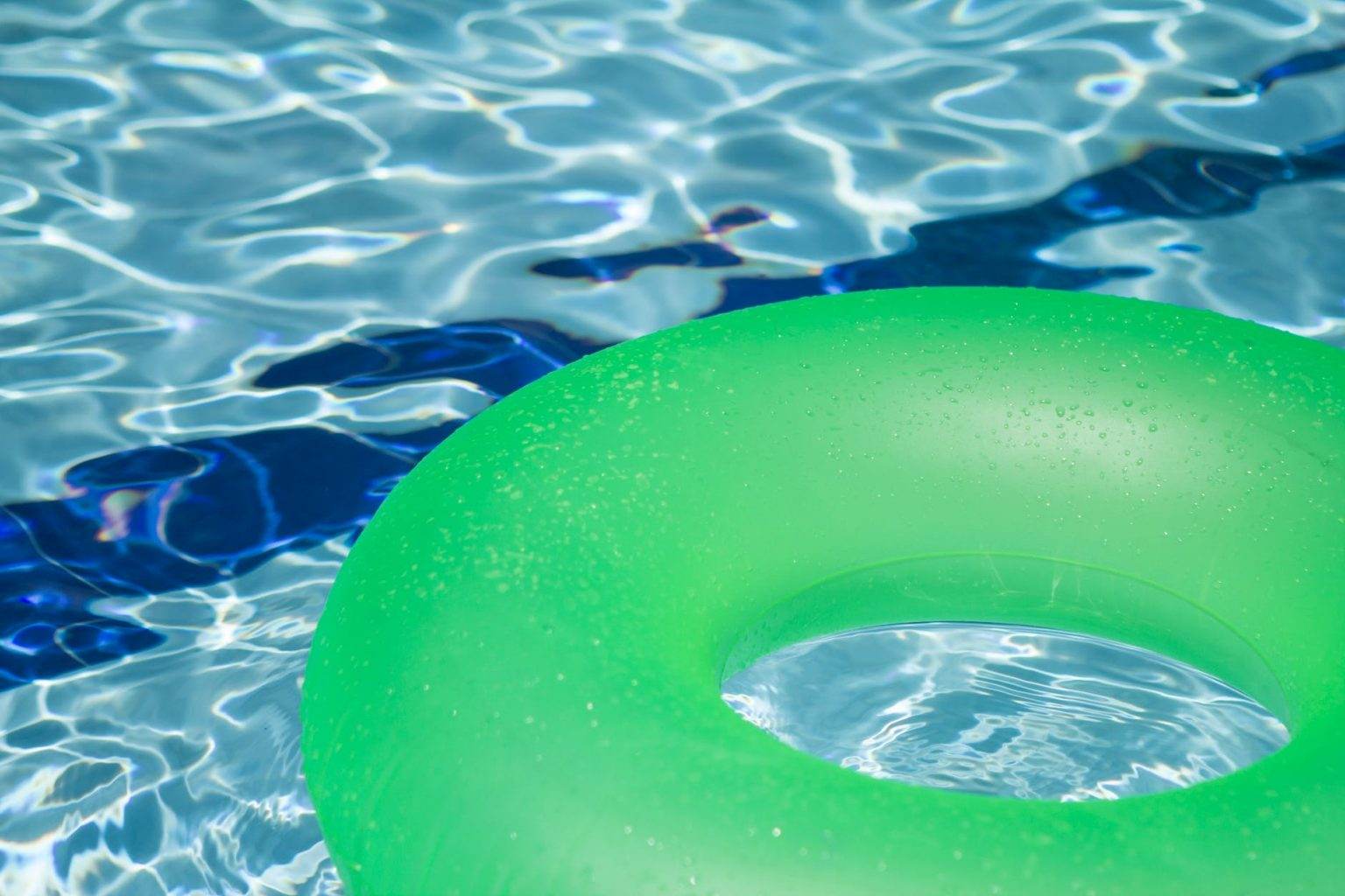 Best Solar Powered Pool Skimmers in 2026